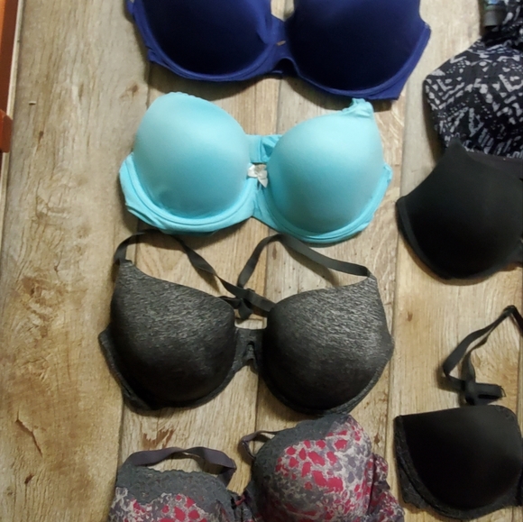 Victoria's Secret | Intimates & Sleepwear | Tons Of Bras For Sale ...
